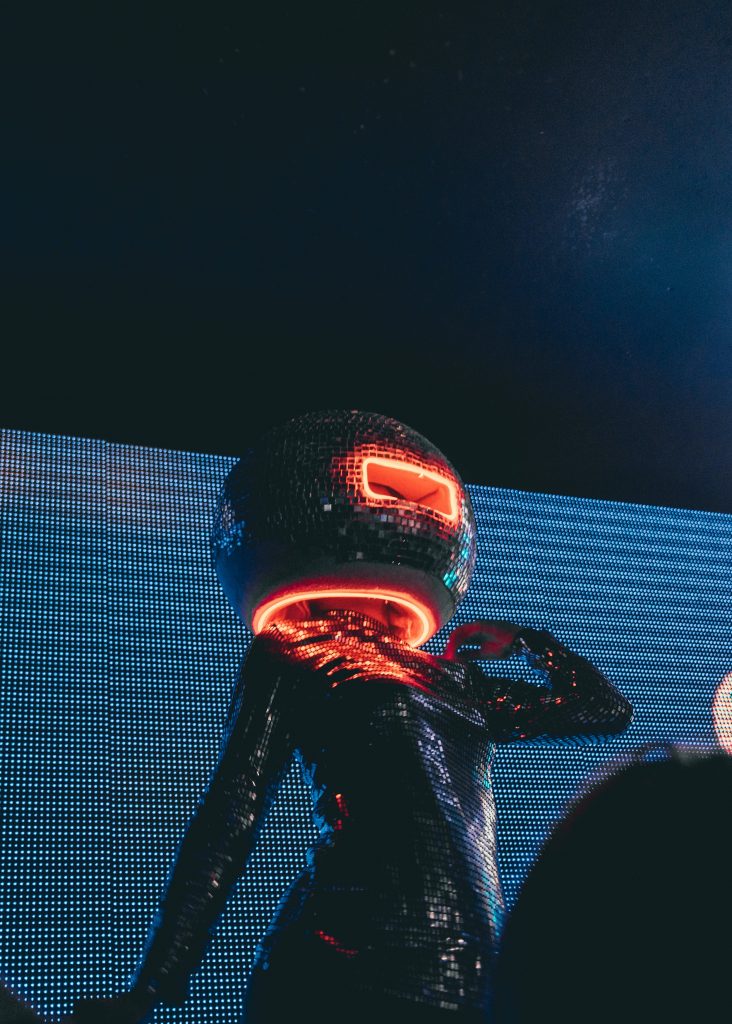 How to make going out alone on your solo travels the best time?