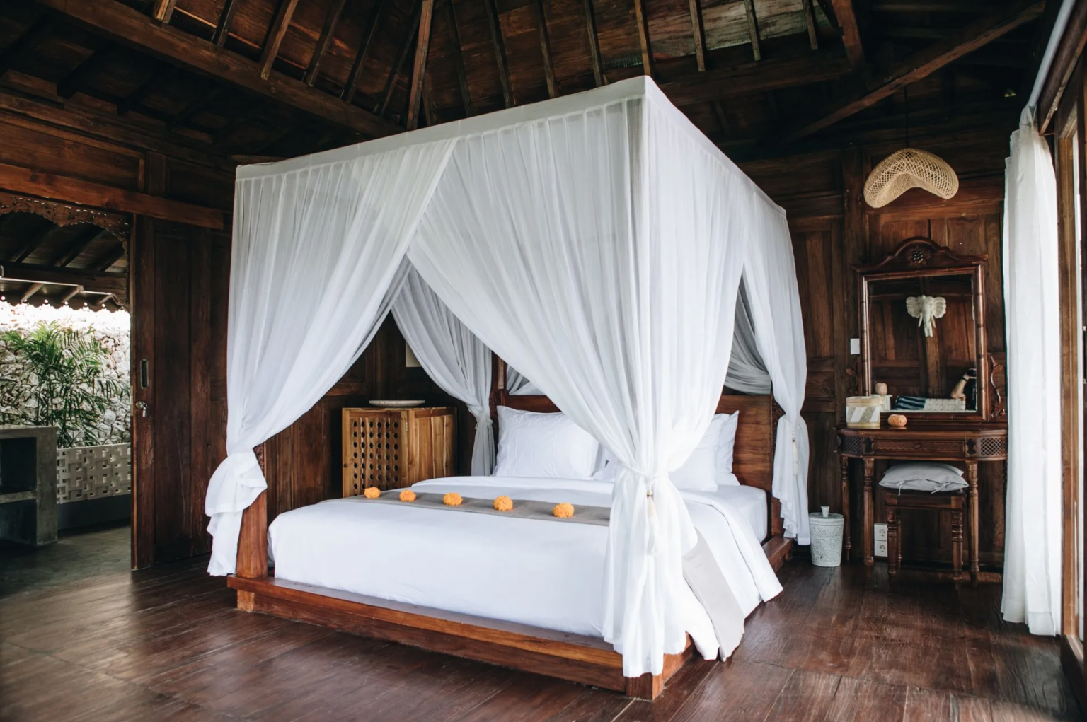 5 unique hotels in Bali with those unforgettable EAT PRAY LOVE vibes.